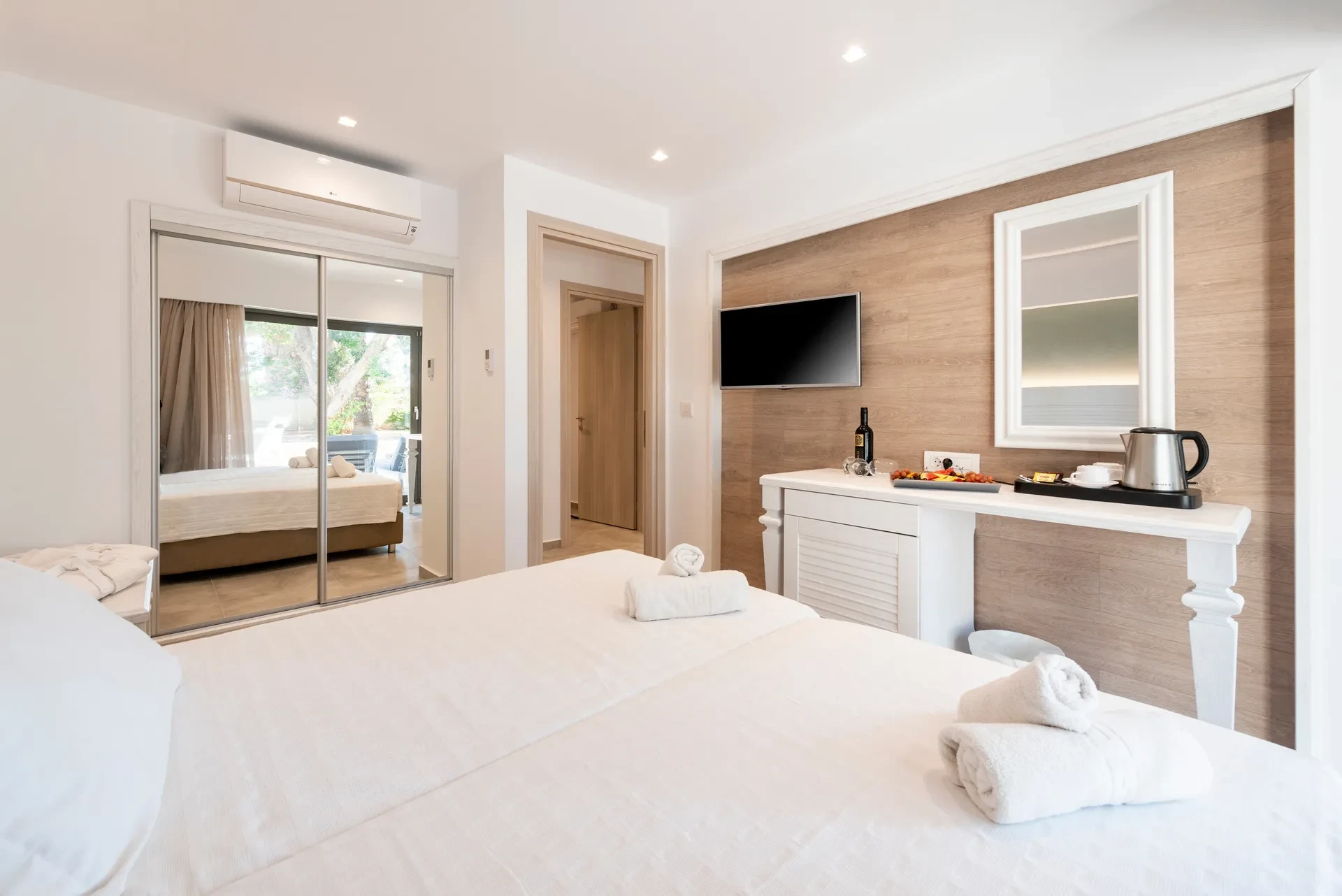 Apollon hotel | A garden near Kos city beach